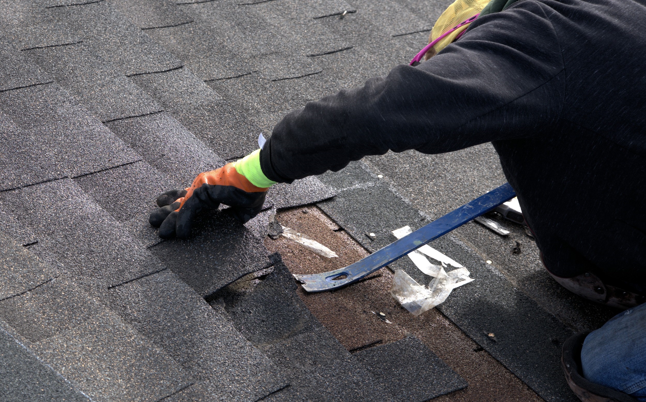 Best Pry Bars for Construction & Remodeling | Strong & Reliable